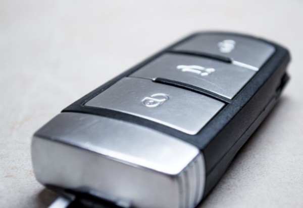 Car Key Fobs Vs. Traditional Keys: A Comparison Guide - Lockstar Locksmith